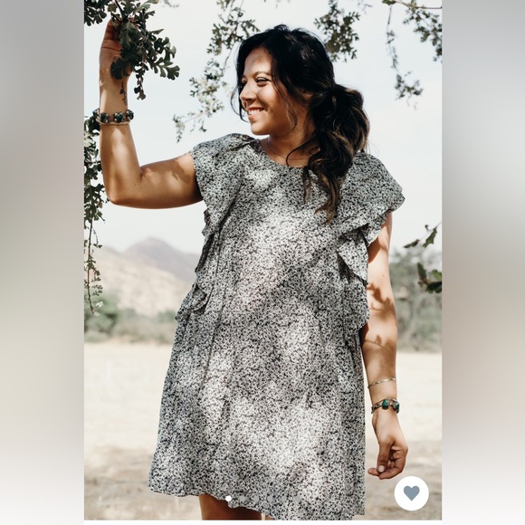 Carly Jean Los Angeles | Dresses | Carly Jean Los Angeles Emery ...